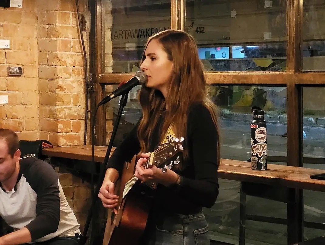 ANNIE ANNA – Drowning – End Sessions